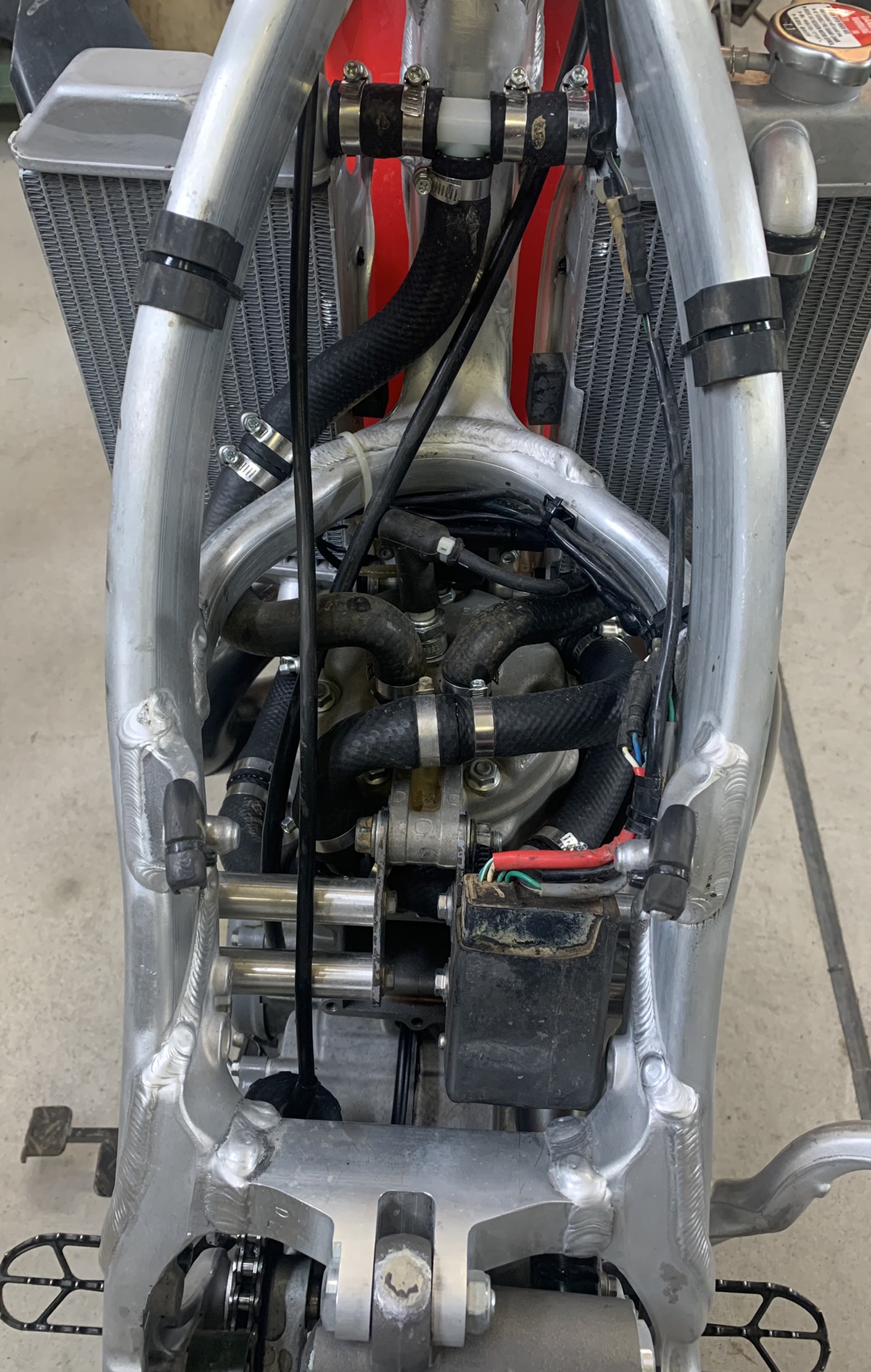 CR125 CR250 CR500R aluminum frame conversion ラジエター冷却ホースの取り回し | Bicycle ...
